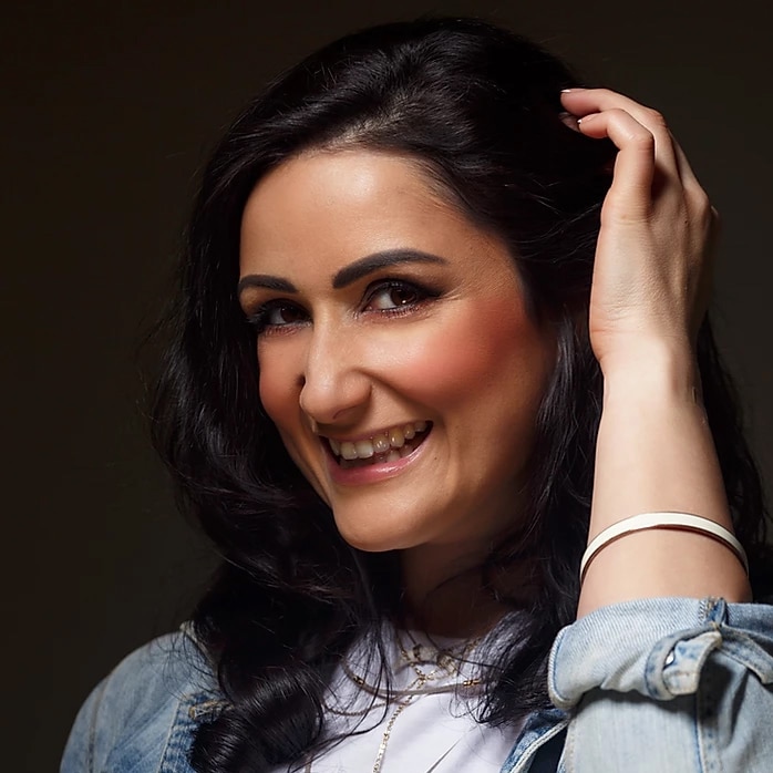 Zara Janjua | Scottish TV Presenter | Comedian | Awards host
