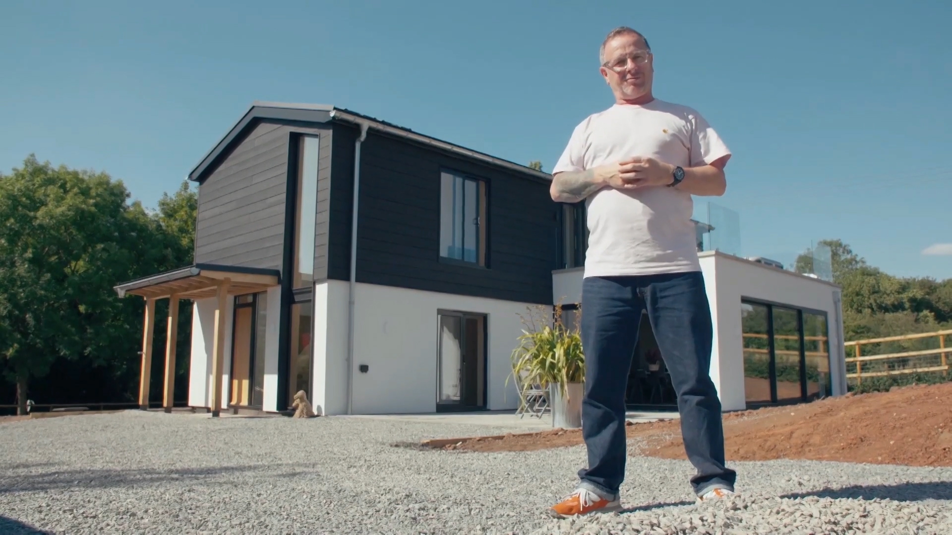 Mark Millar | DIY SOS | Carpenter Builder | Business Speaker